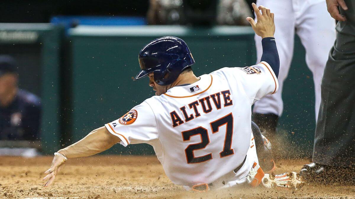 Altuve encaminado al titulo de bateo